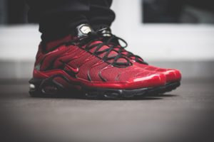 ᐅ Nike Tuned 1 – Red On Feet - #SNKR