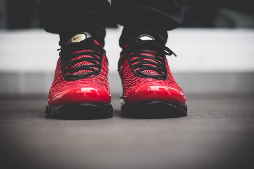 ᐅ Nike Tuned 1 – Red On Feet - #SNKR