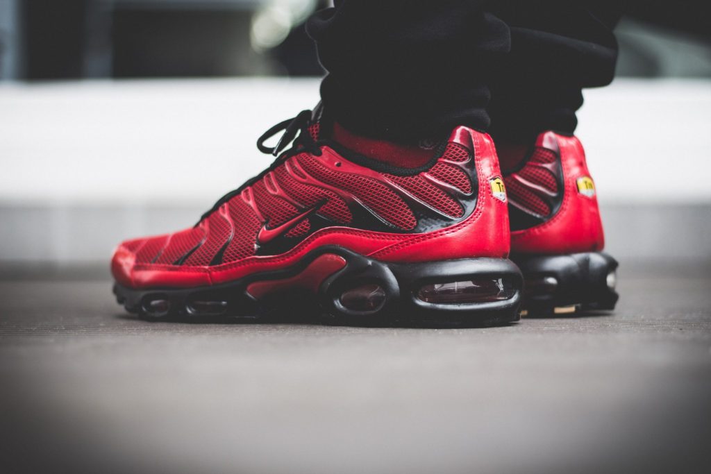 ᐅ Nike Tuned 1 – Red On Feet - #SNKR